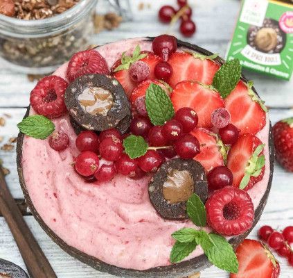Funky Smoothie Bowl Fraise Banane | Recette Kazidomi