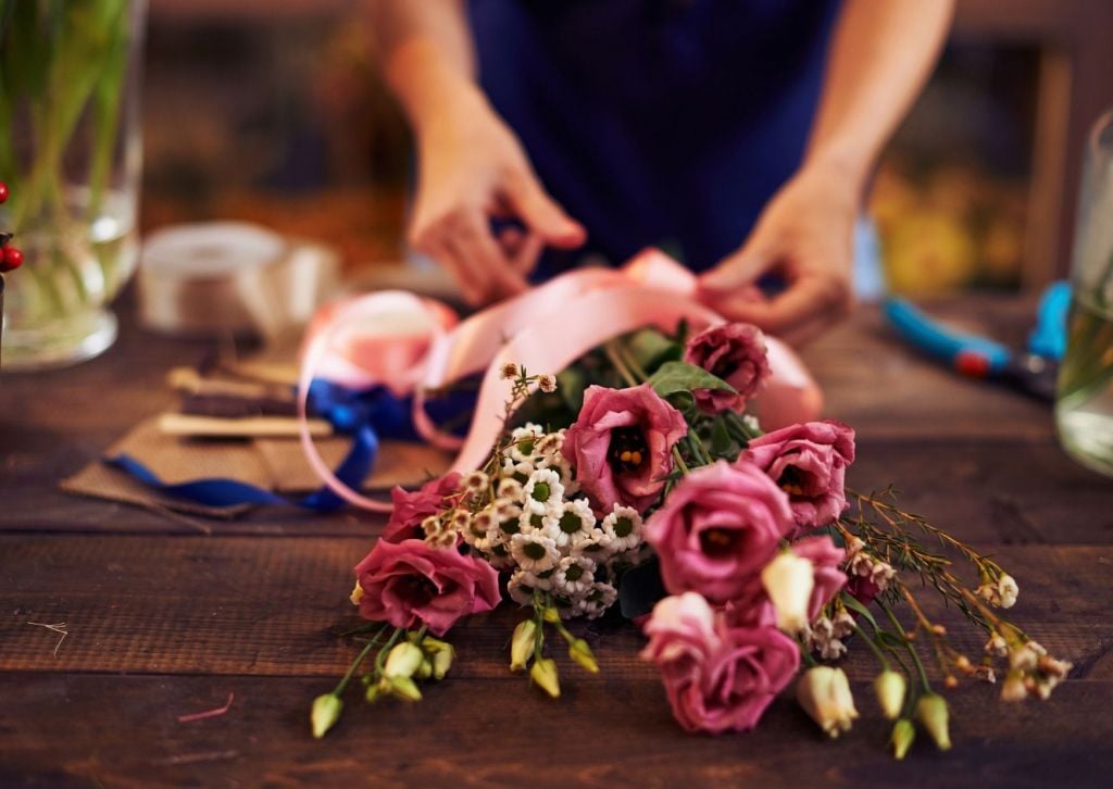How to recycle your Valentine’s Day roses to turn them into beauty ...